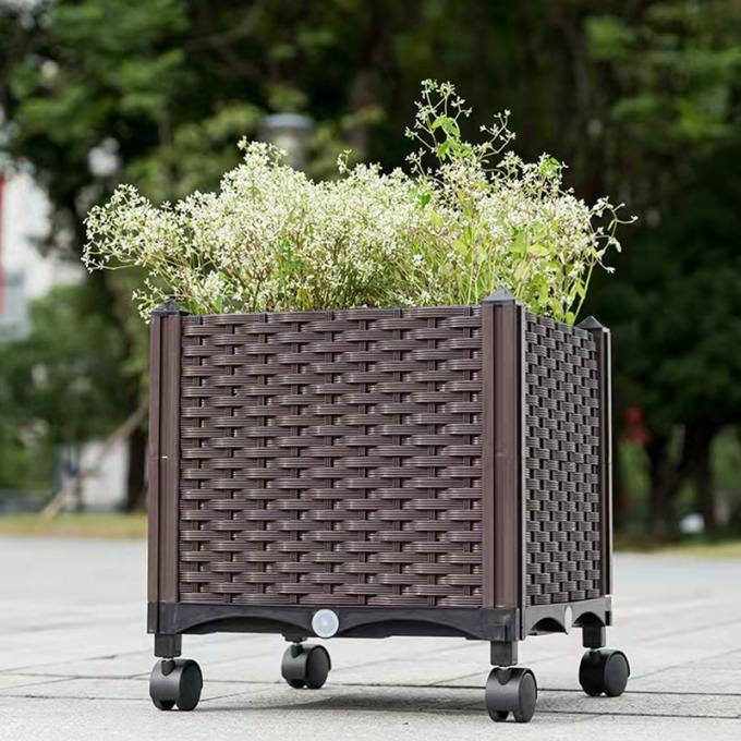 Iso9001 Decorative Outdoor Plastic Planter On Wheels Environment Friendly